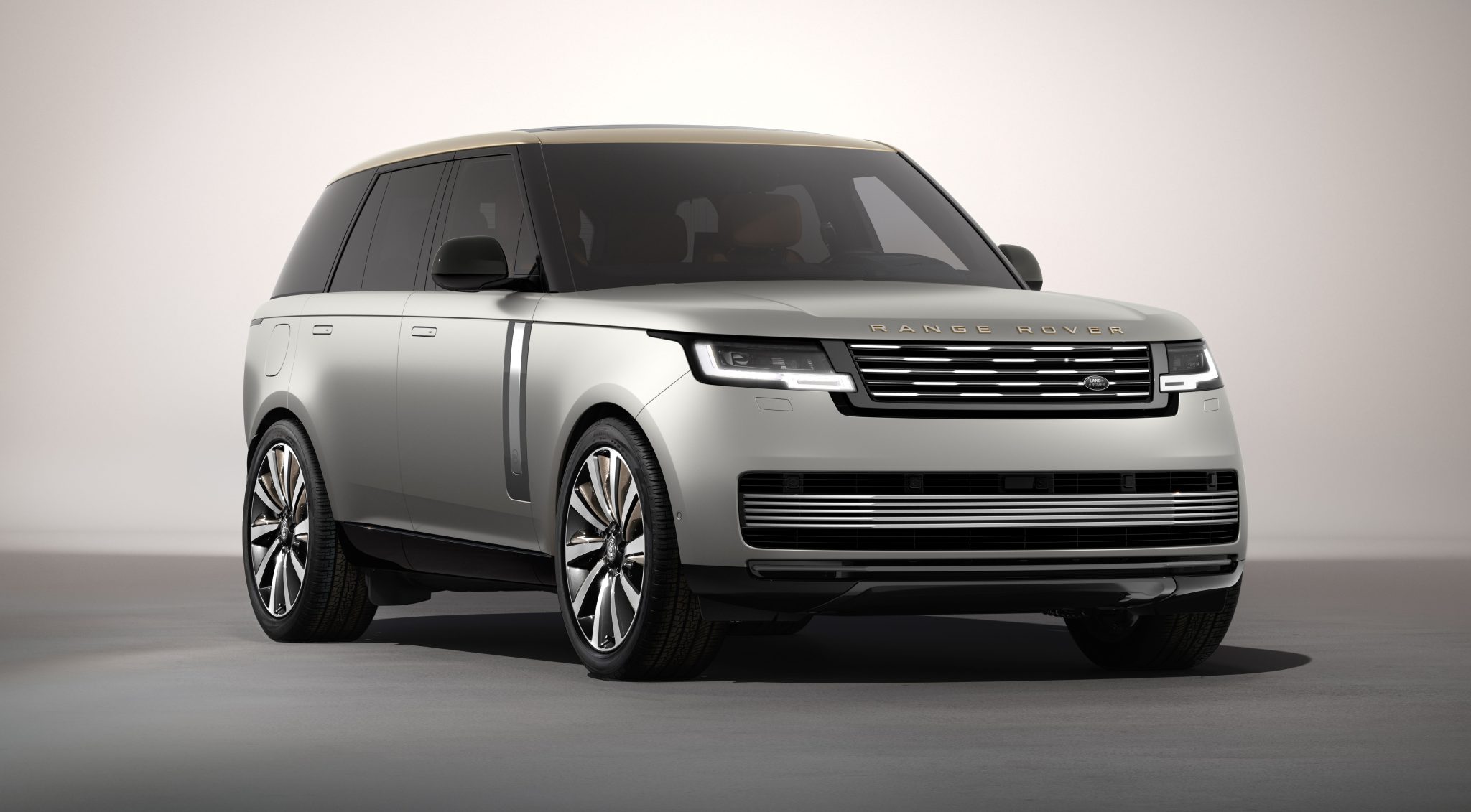 R6.2m Platinum Range Rover Lands in SA | Business explainer